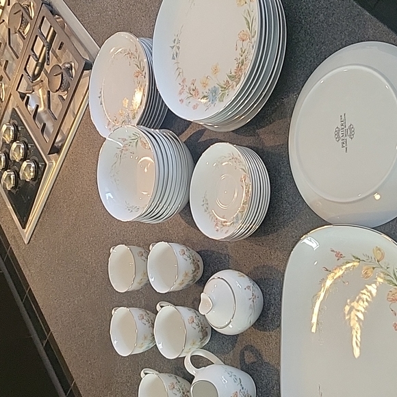 Premiere Fine China in the Berkshire pattern | Dining | Premiere Fine ...